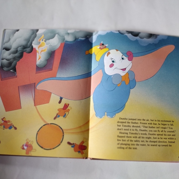 Disney | Other | Vintage Dumbo Hardcover Book Disney Classic Series 986 ...